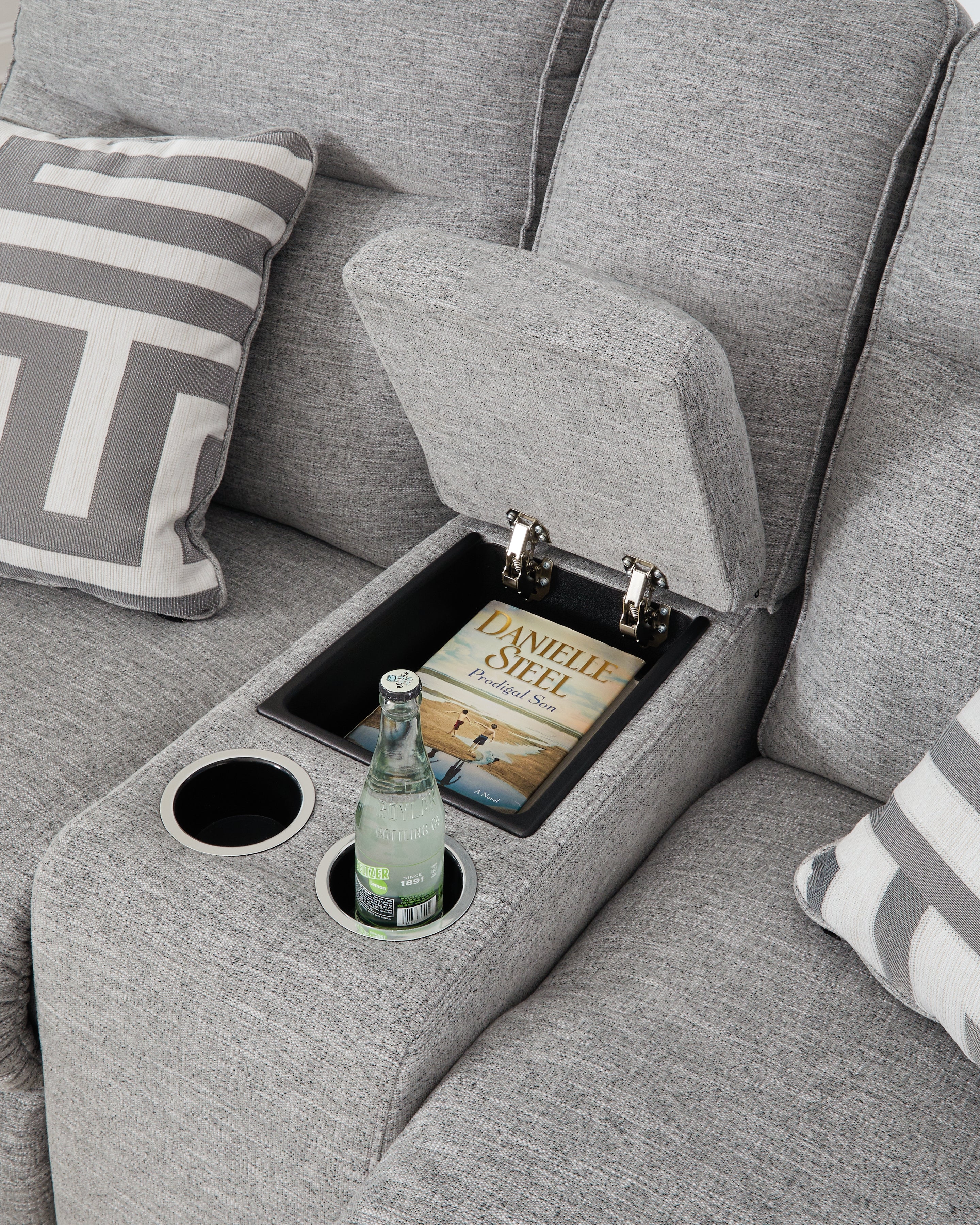 Biscoe Power Reclining Loveseat – Ashley Furniture Homestore - Puerto ...